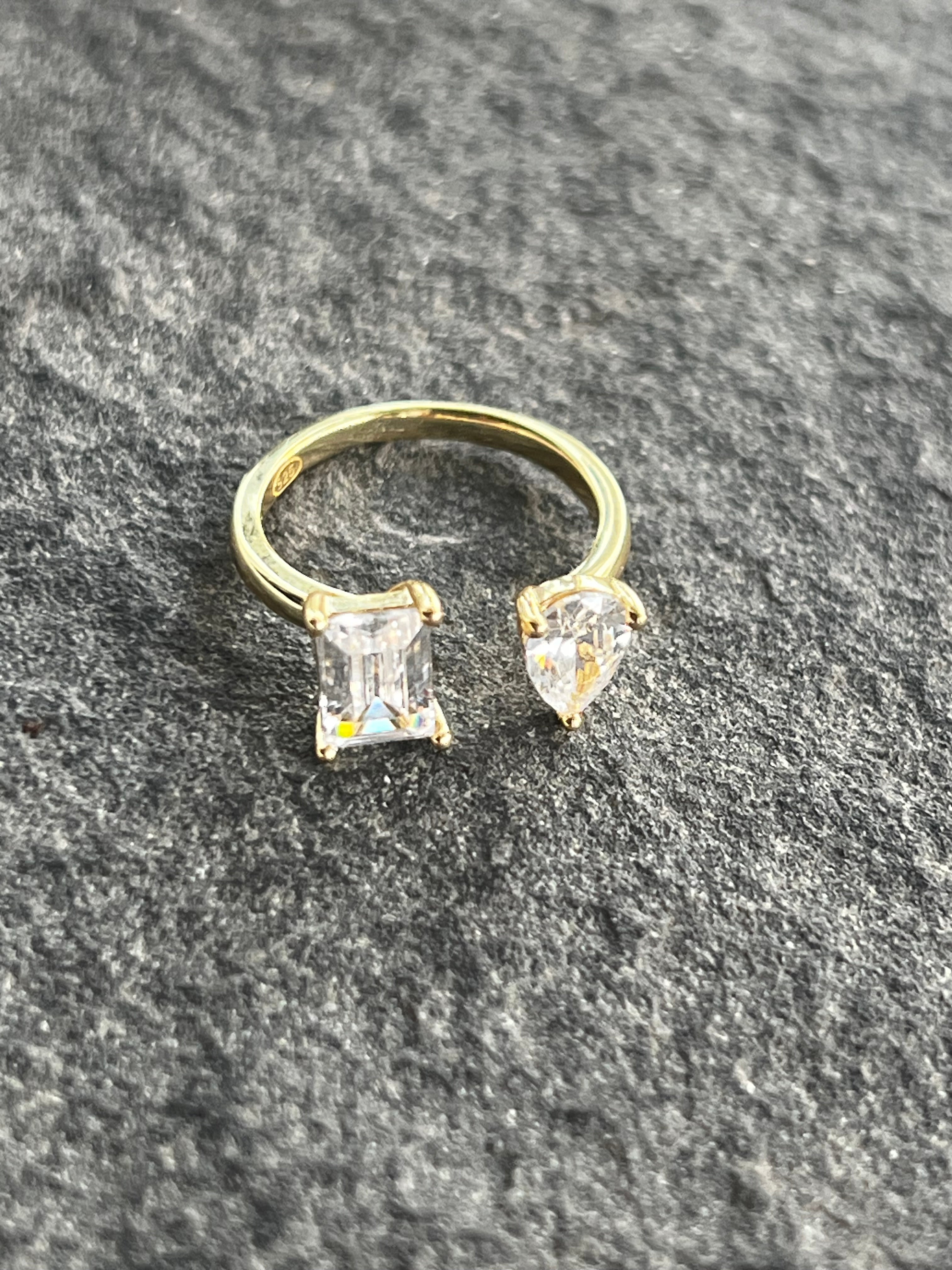 Royal Gold Ring – Topaz & Ruby